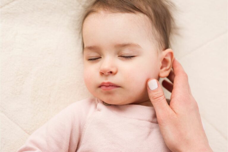 Otitis en bebés: Síntomas, tratamiento y prevención | pediatria
